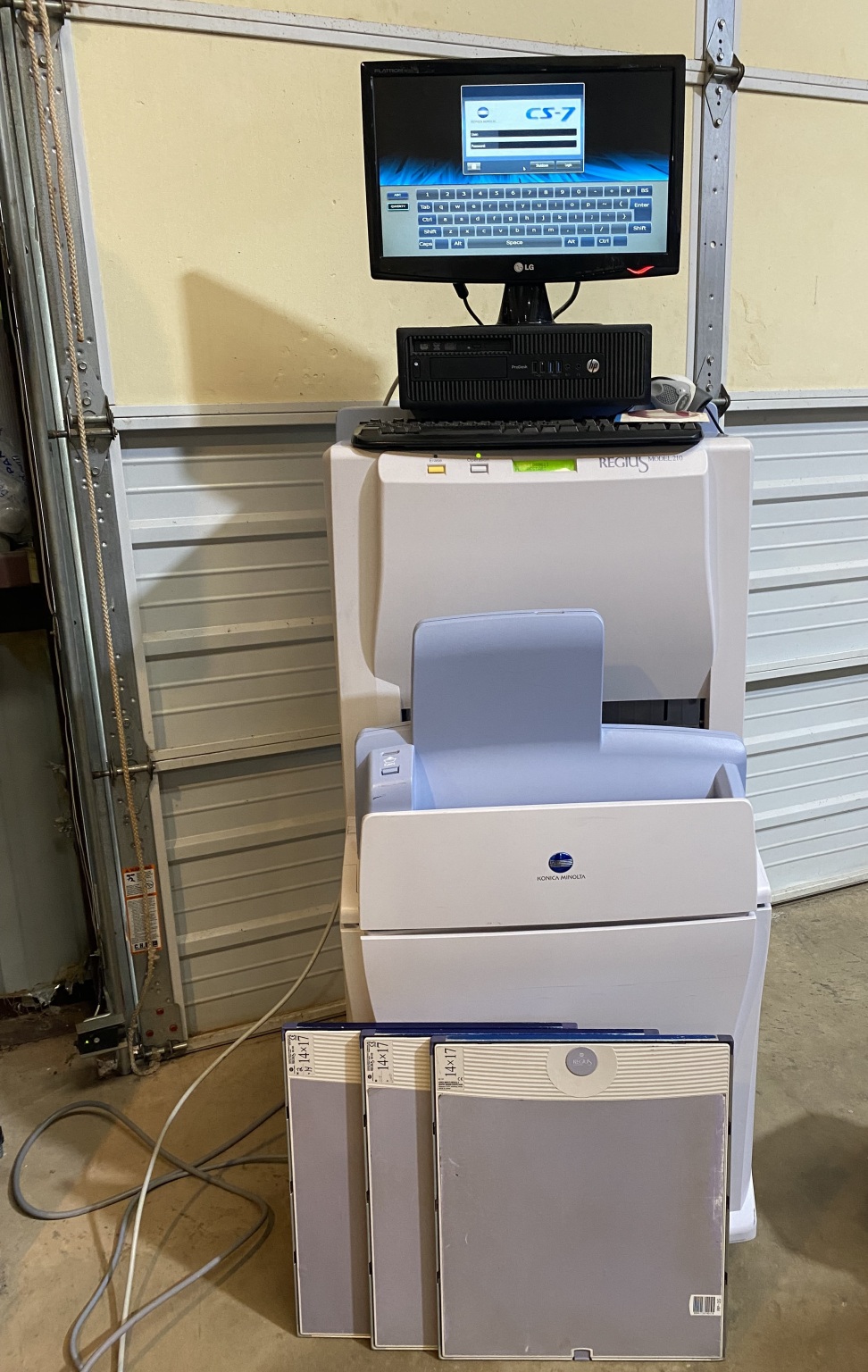 Konica Regius 210 with CS-7 Workstation and 3 14x17 cassettes - Medsold