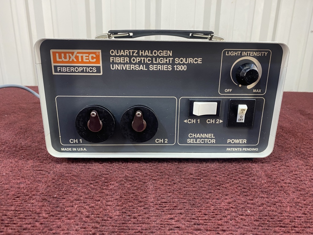 Luxtec 1300 Endoscope Dual Channel 150W Fiberoptic Universal Light ...