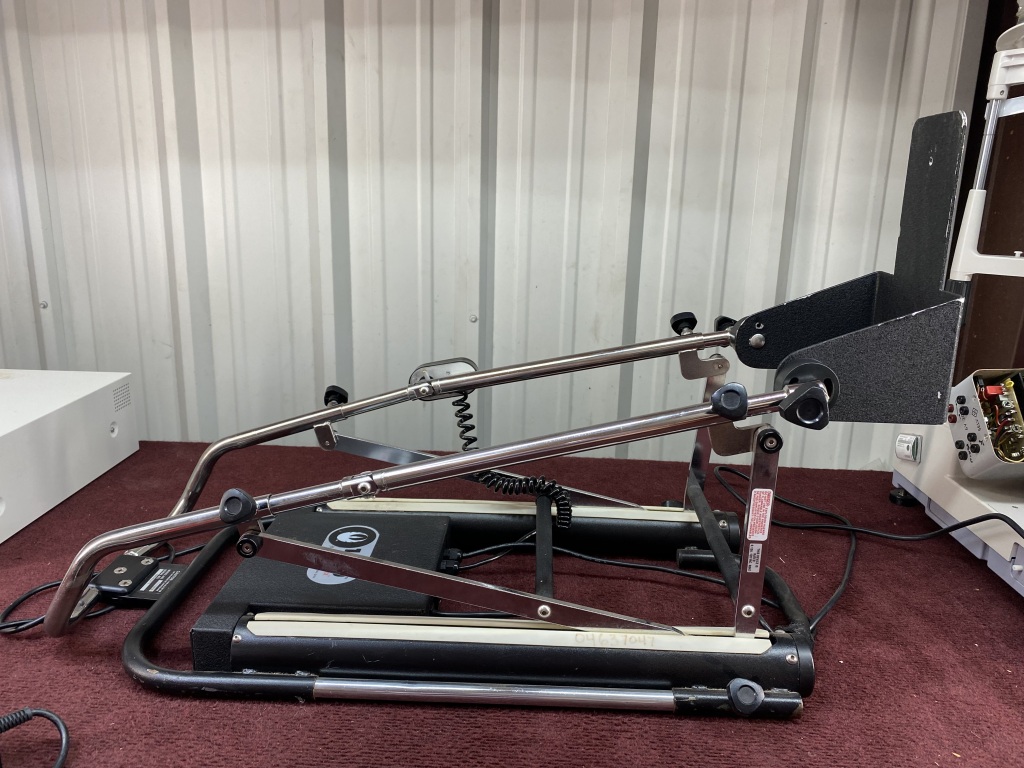 McKelor Phoenix 1850 Knee CPM Continuous Passive Motion Machine Furniss ...