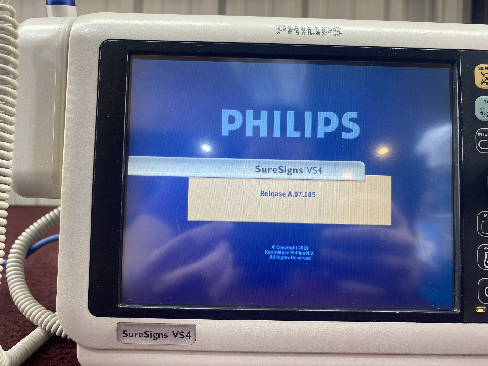 Philips SureSigns VS4 Vital Signs Monitor with Patient Cables - Medsold