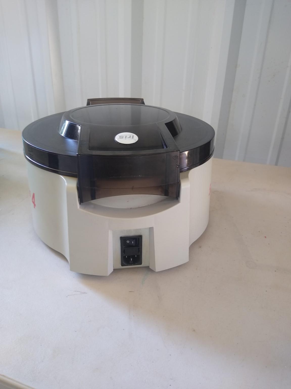 IRIS SAMPLE PROCESSING STATSPIN EXPRESS 4 CENTRIFUGE - Medsold