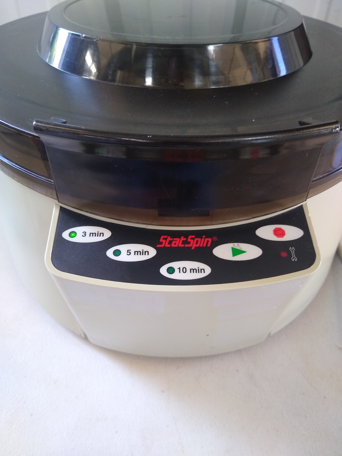 IRIS SAMPLE PROCESSING STATSPIN EXPRESS 4 CENTRIFUGE - Medsold