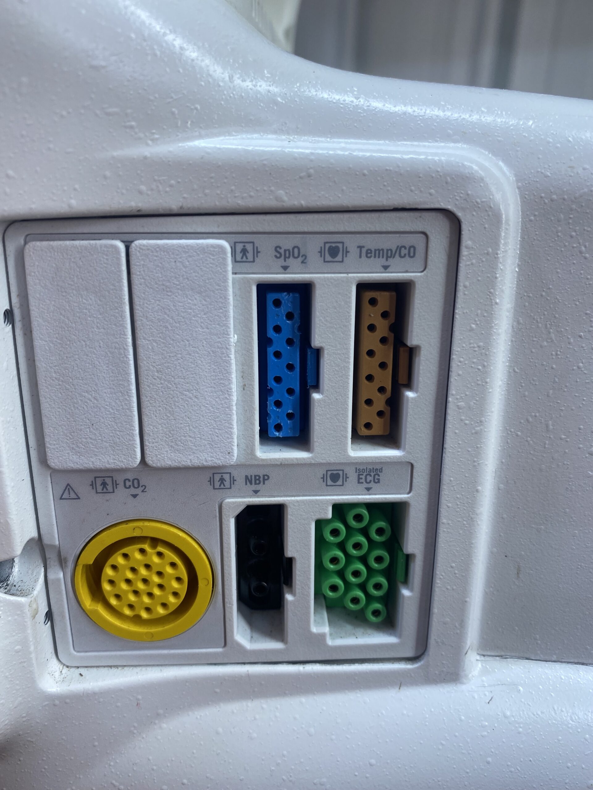 GE Dash 4000 Patient Monitor SpO2 NBP ECG Temp & Printer Nellcor - Medsold