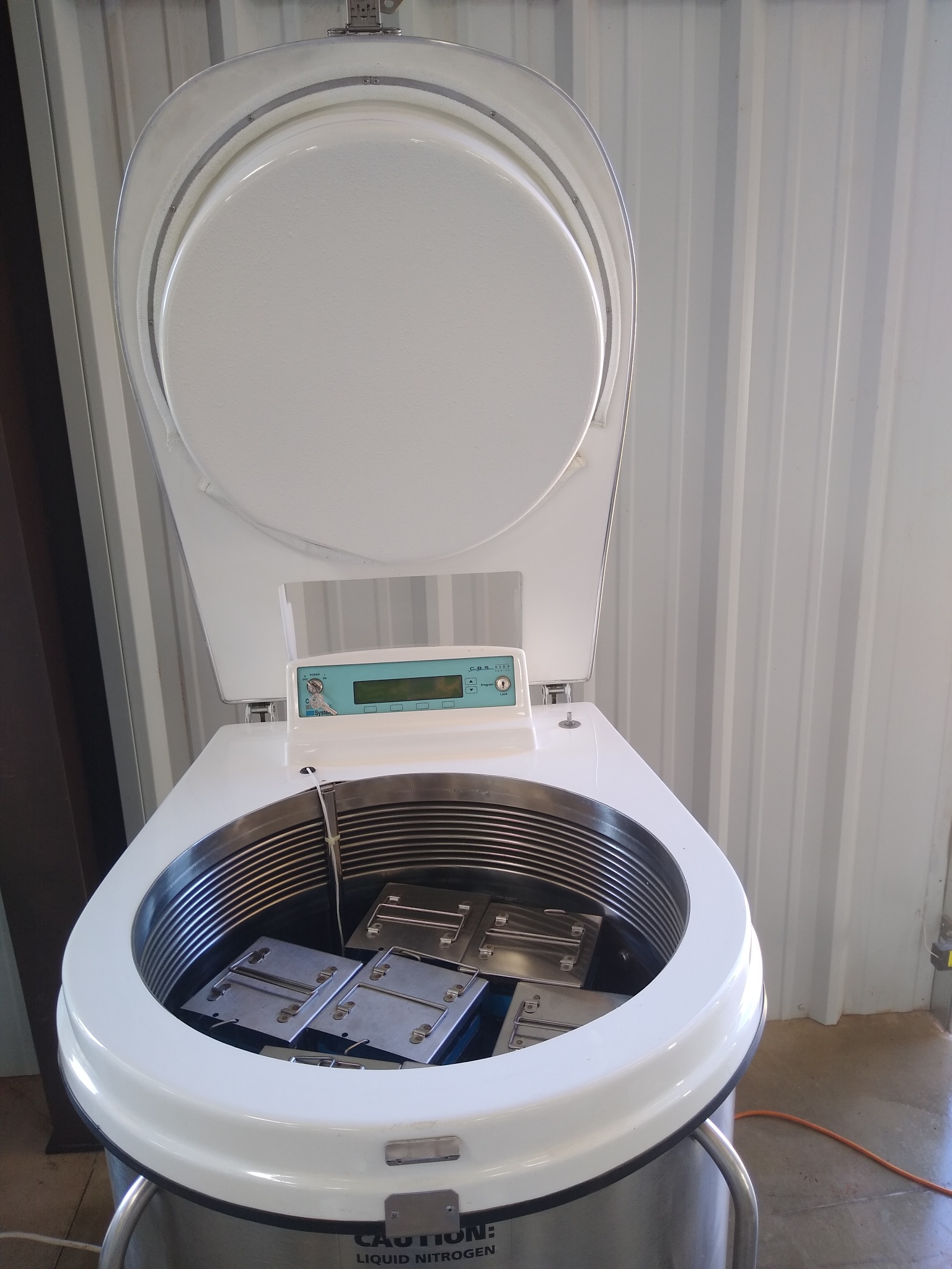 Custom BioGenic System CBS 2300 Liquid Nitrogen Tank V-1500 Cryo ...