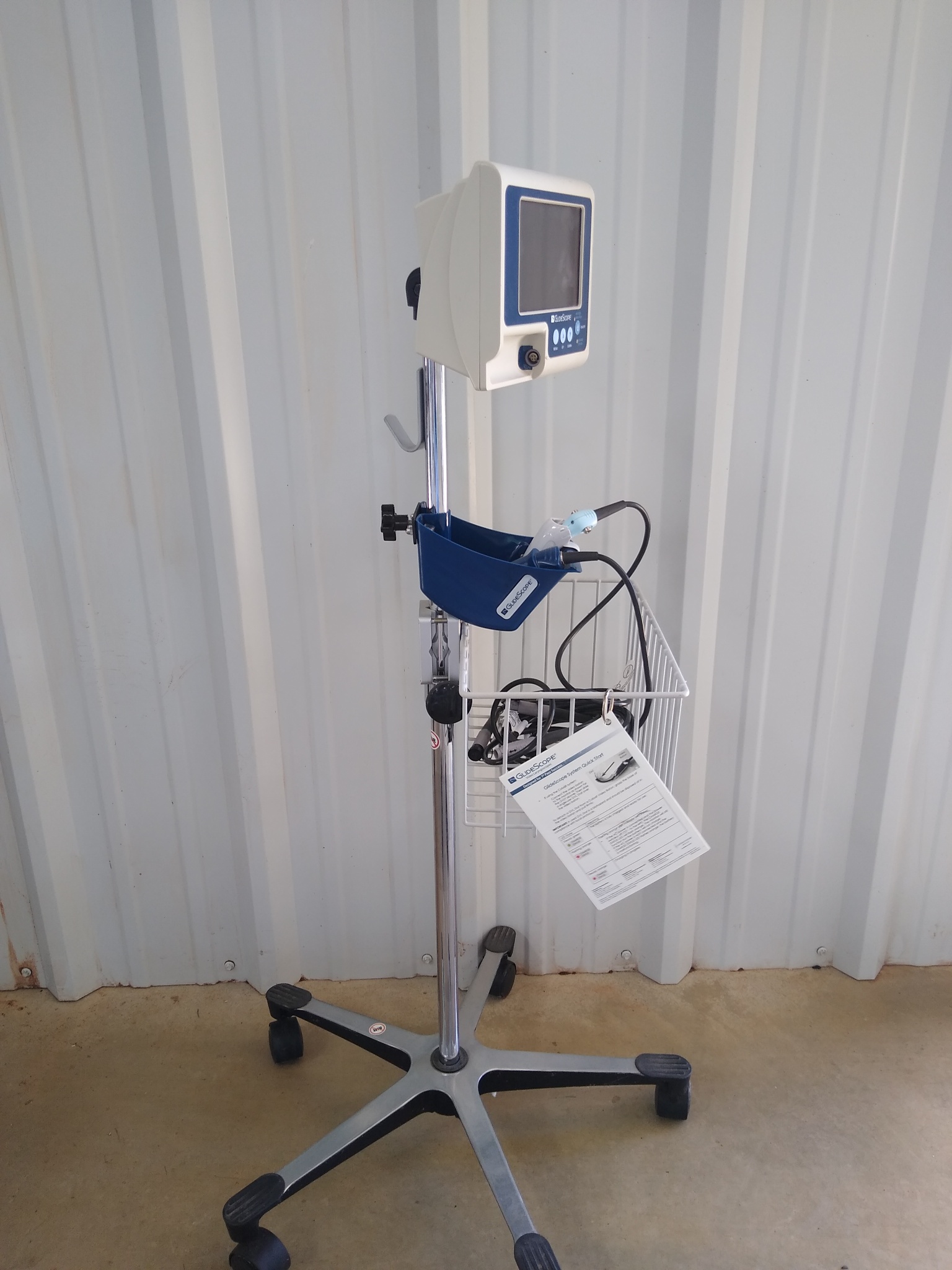 Glidescope Portable GVL Video Laryngoscope Monitor with 2 Glidescopes ...