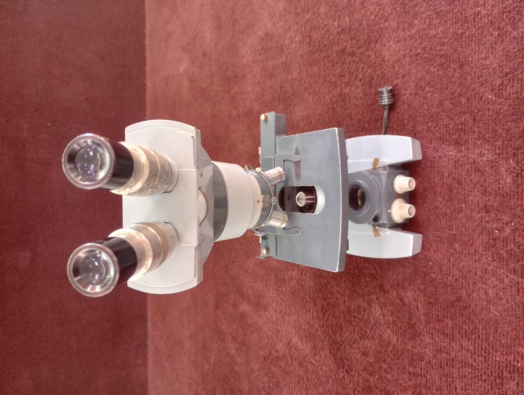 American Optical AO Spencer Microscope w/ 3 Objectives - Medsold