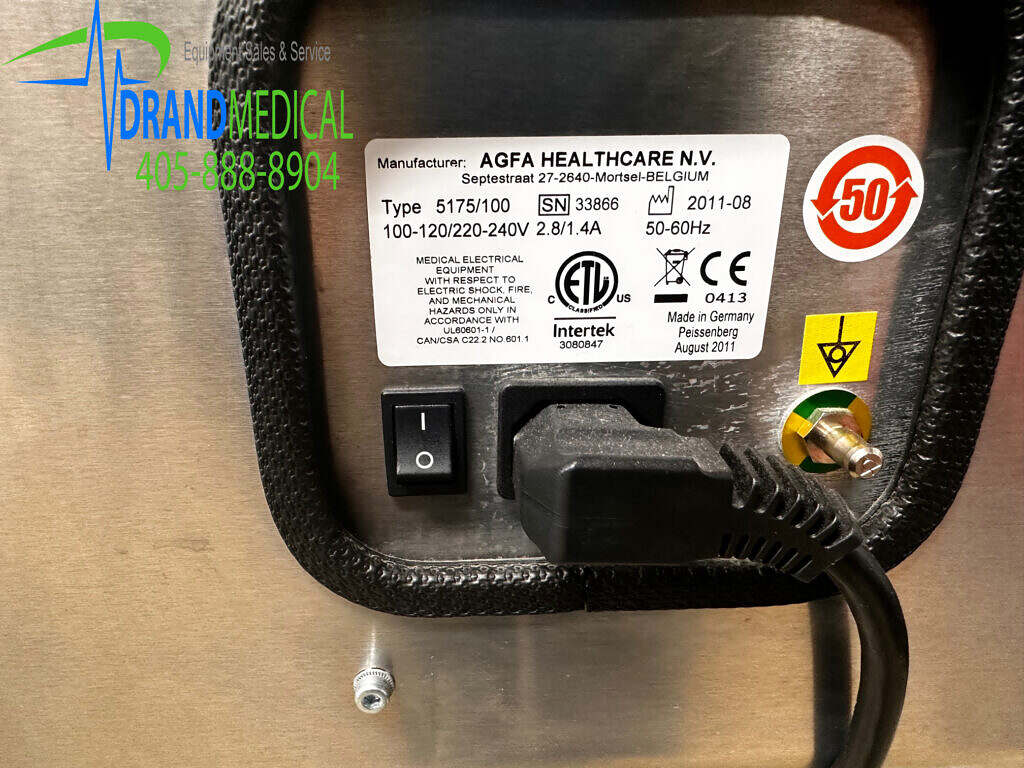 AGFA CR30-X W/ 4 35x43 cassettes & 4 24x30 Cassettes - Medsold