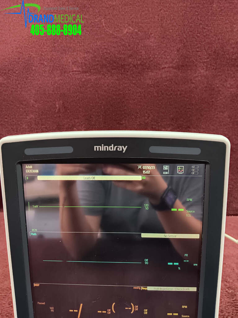 Mindray V12 Bedside Monitor w/ V-Dock, V-Hub, VPS Module and Printer ...