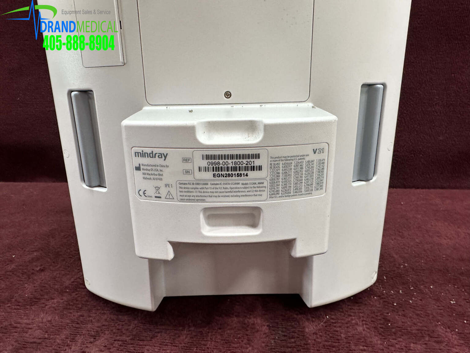 Mindray V21 Patient Monitor w/ V-Dock, V-Hub - Medsold