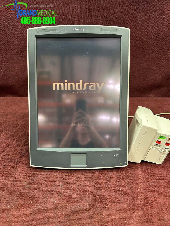Mindray V21 Patient Monitor w/ V-Dock, V-Hub - Medsold