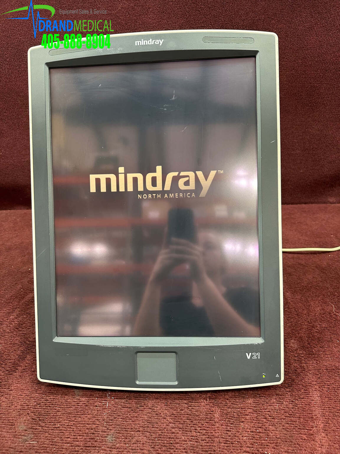 Mindray V21 Patient Monitor w/ V-Dock, V-Hub - Medsold