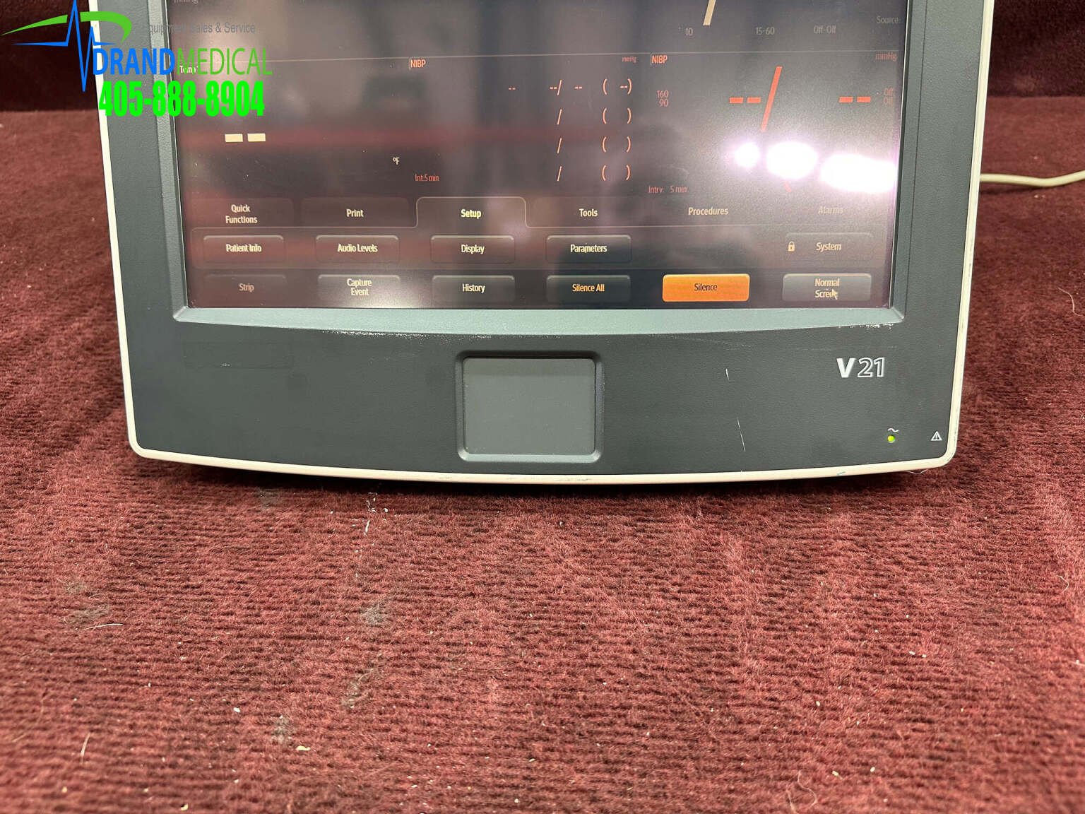 Mindray V21 Patient Monitor w/ V-Dock, V-Hub - Medsold