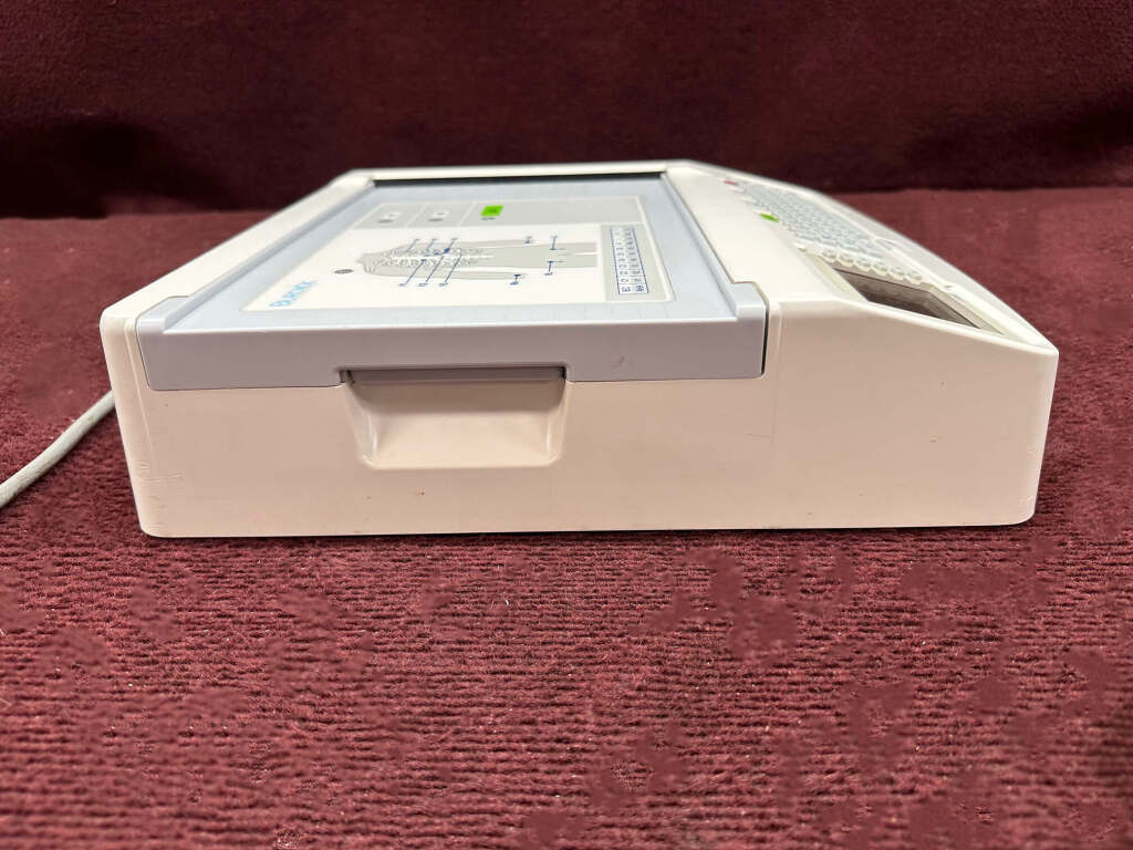 Burdick MORTARA ELI250c EKG Machine - Medsold