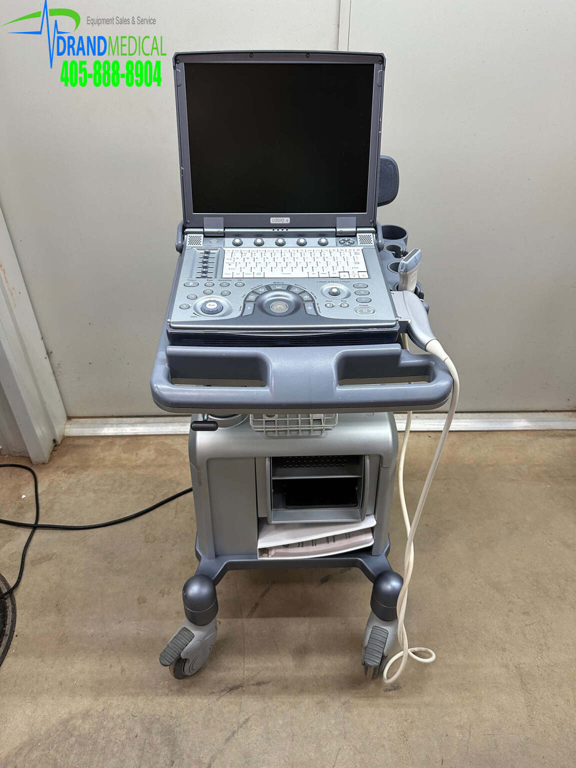GE Logiq E Ultrasound System With 1 Probe 12L and Docking Cart - Medsold