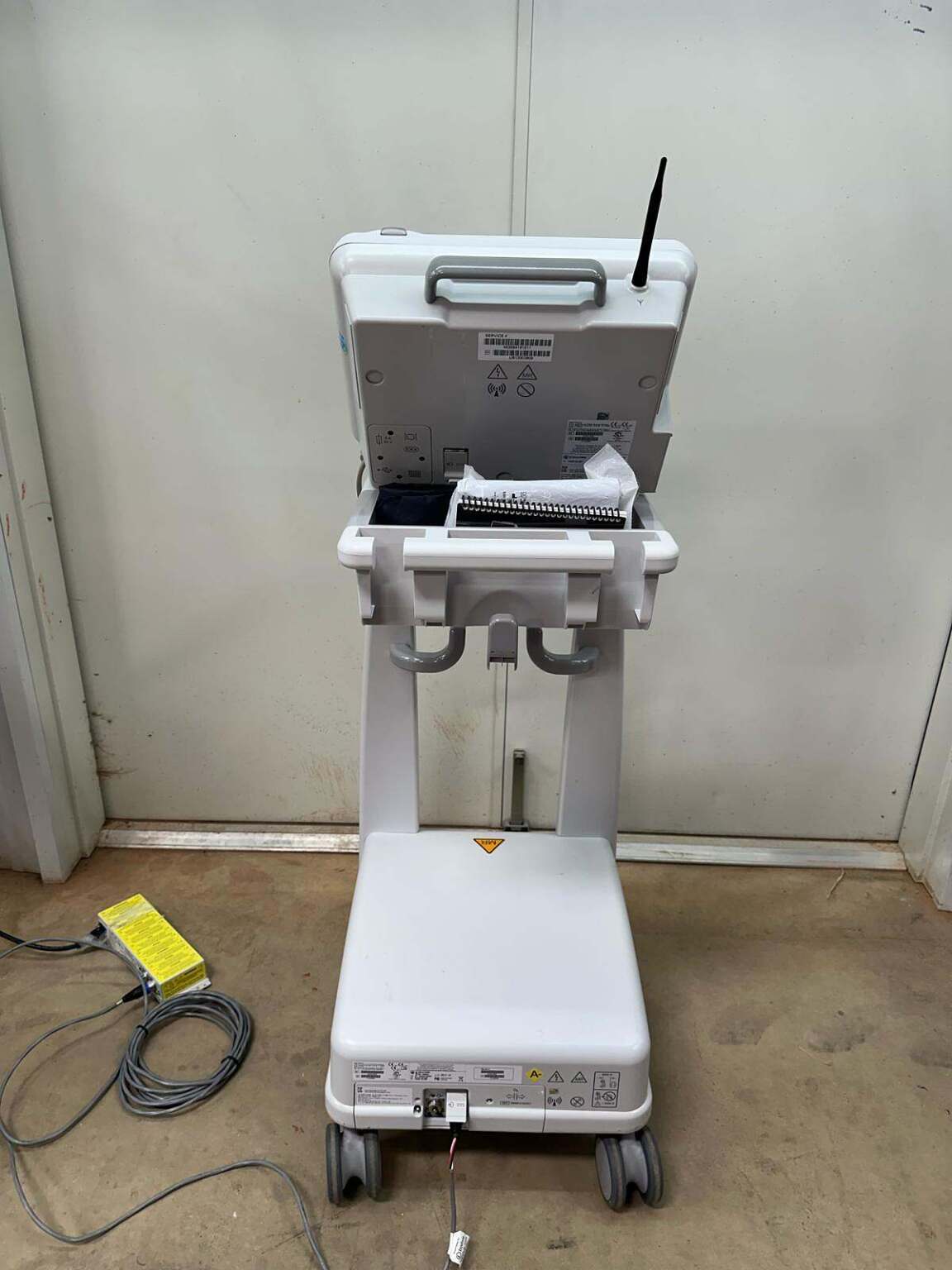 Invivo Expression MRI Patient Monitoring System Model 865214 - Medsold
