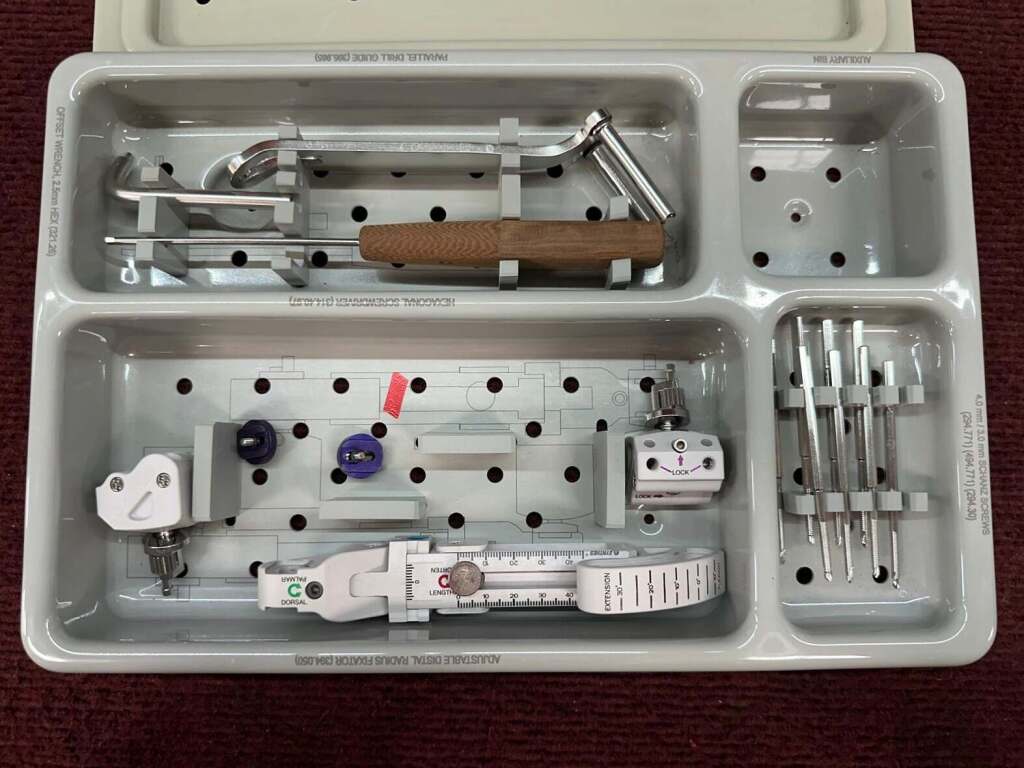 Synthes Adjustable Distal Radius Fixator Set - Medsold