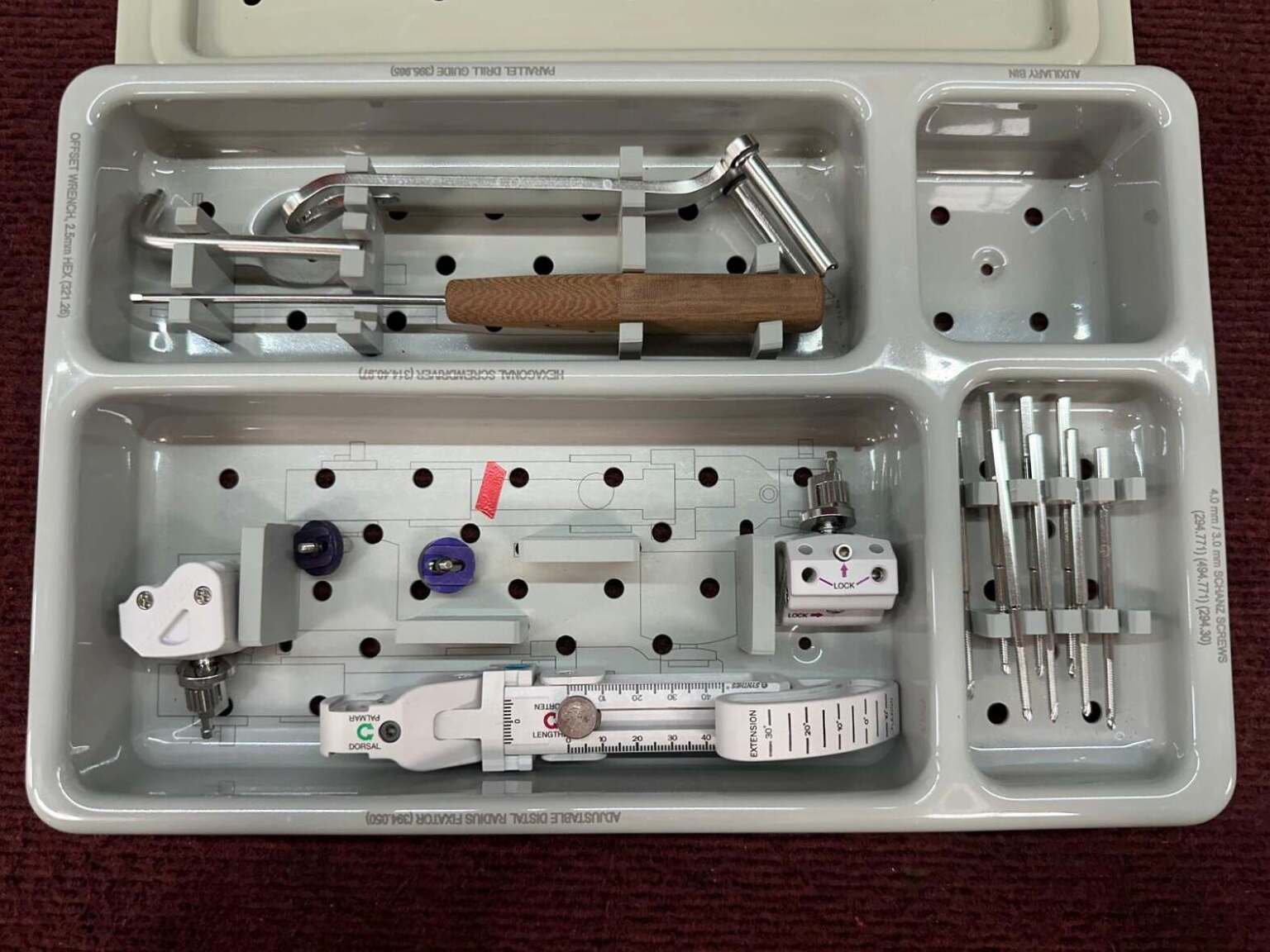 Synthes Adjustable Distal Radius Fixator Set - Medsold